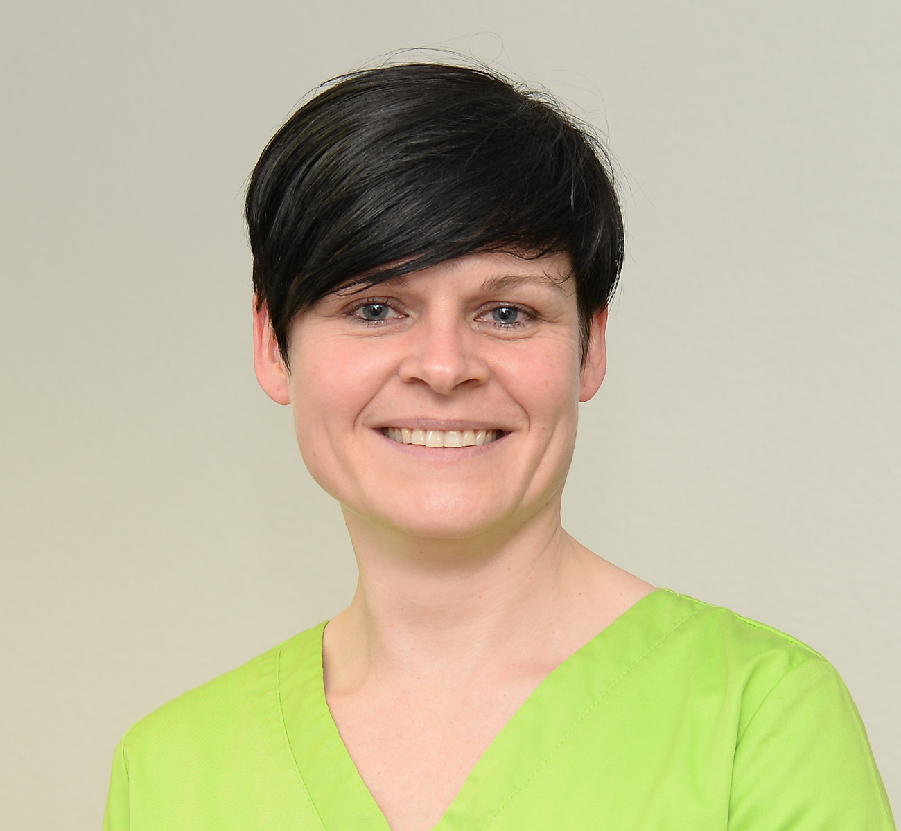 Die Mitarbeiter – Dr. Konrad Geiger – Dr. Jacqueline Vogel – Valentina ...